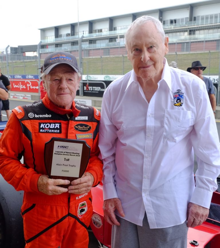 FROM ONE LEGEND TO ANOTHER – MCRAE PRESENTS F5000 RACE TROPHY TO SMITH