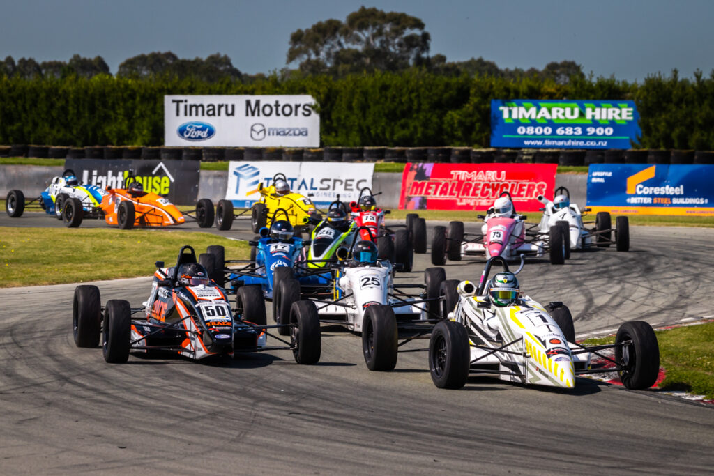Knowles and Crosbie resume South Island F1600 title battle at Timaru ...