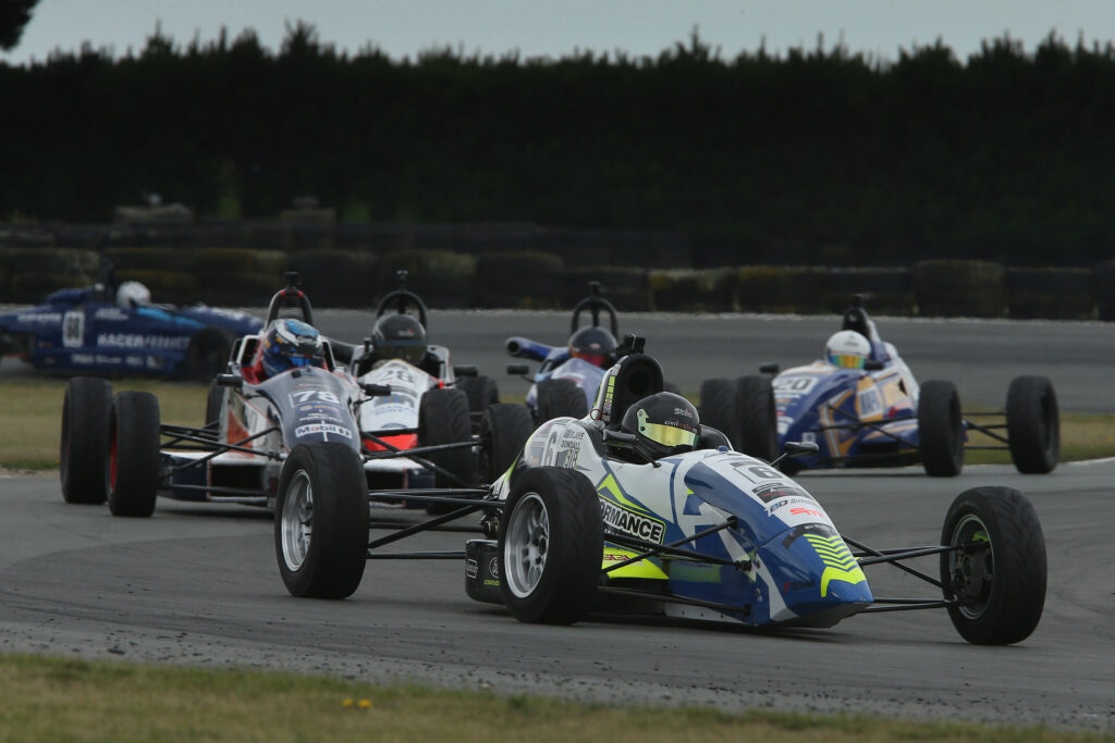 Dowdall grabs lead of NZ Formula Ford Championship in Timaru