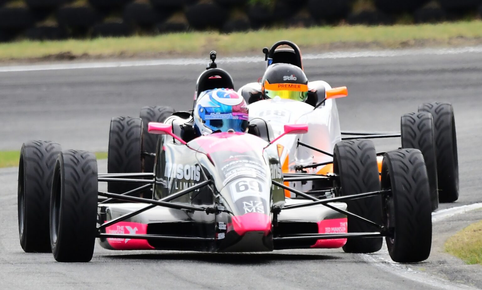 Manson cleans up in South Island Formula Ford at Teretonga Park