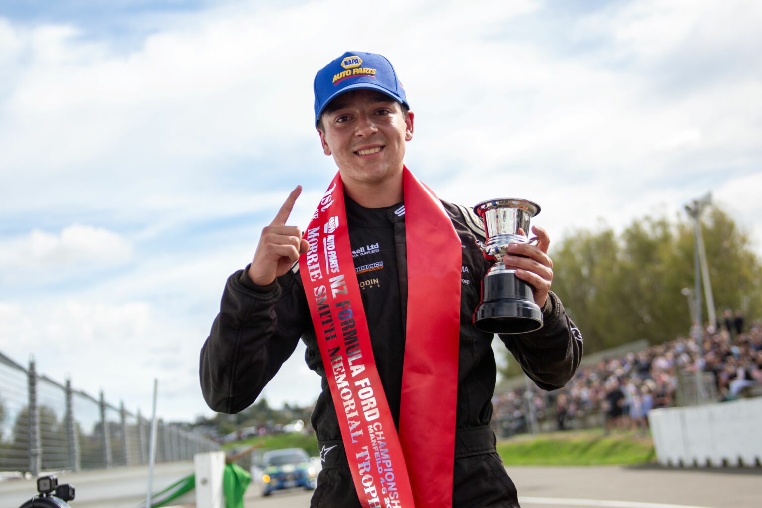 Dowdall wraps up 2025 NZ Formula Ford title and wins Morrie Smith ...