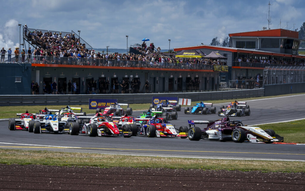Kiwi motorsport fans in for a treat this summer courtesy of Toyota and ...