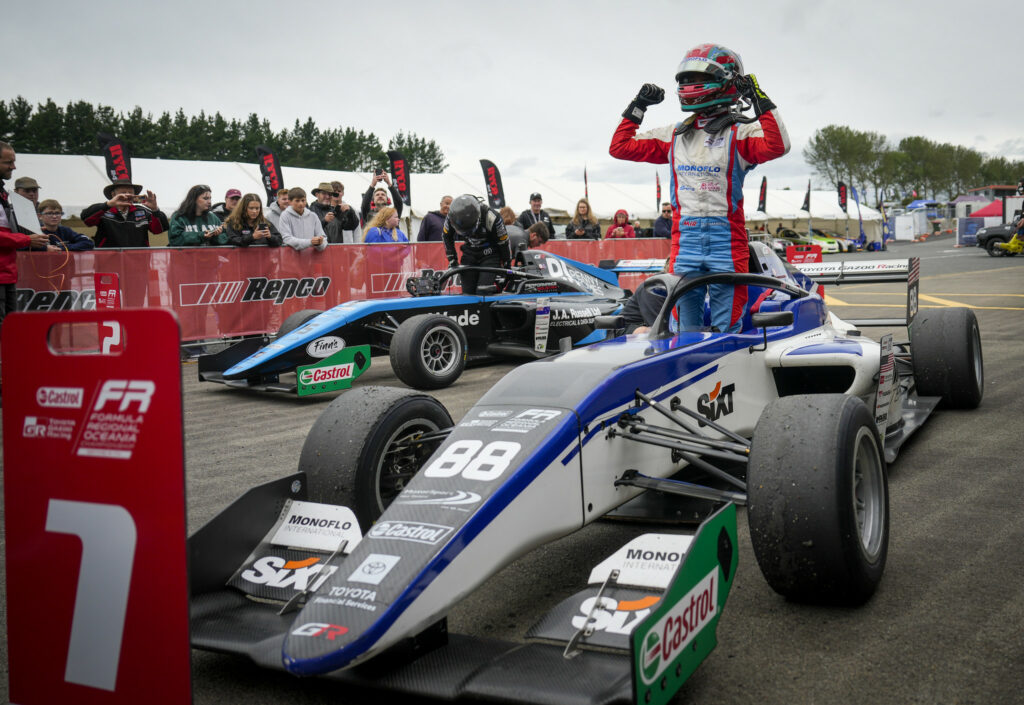 Chambers makes history – Wurz retakes series lead with one race to go